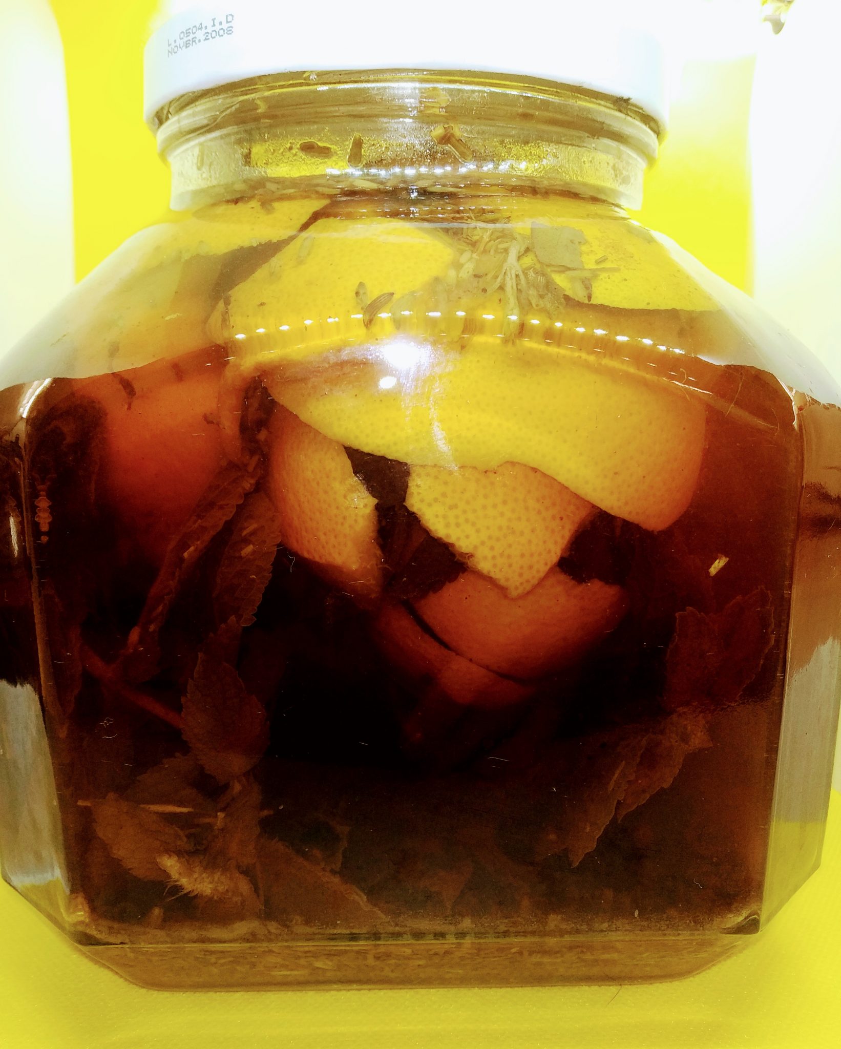 El Agua Florida: Origen, Propiedades y Usos múltiples - Emoción Positiva